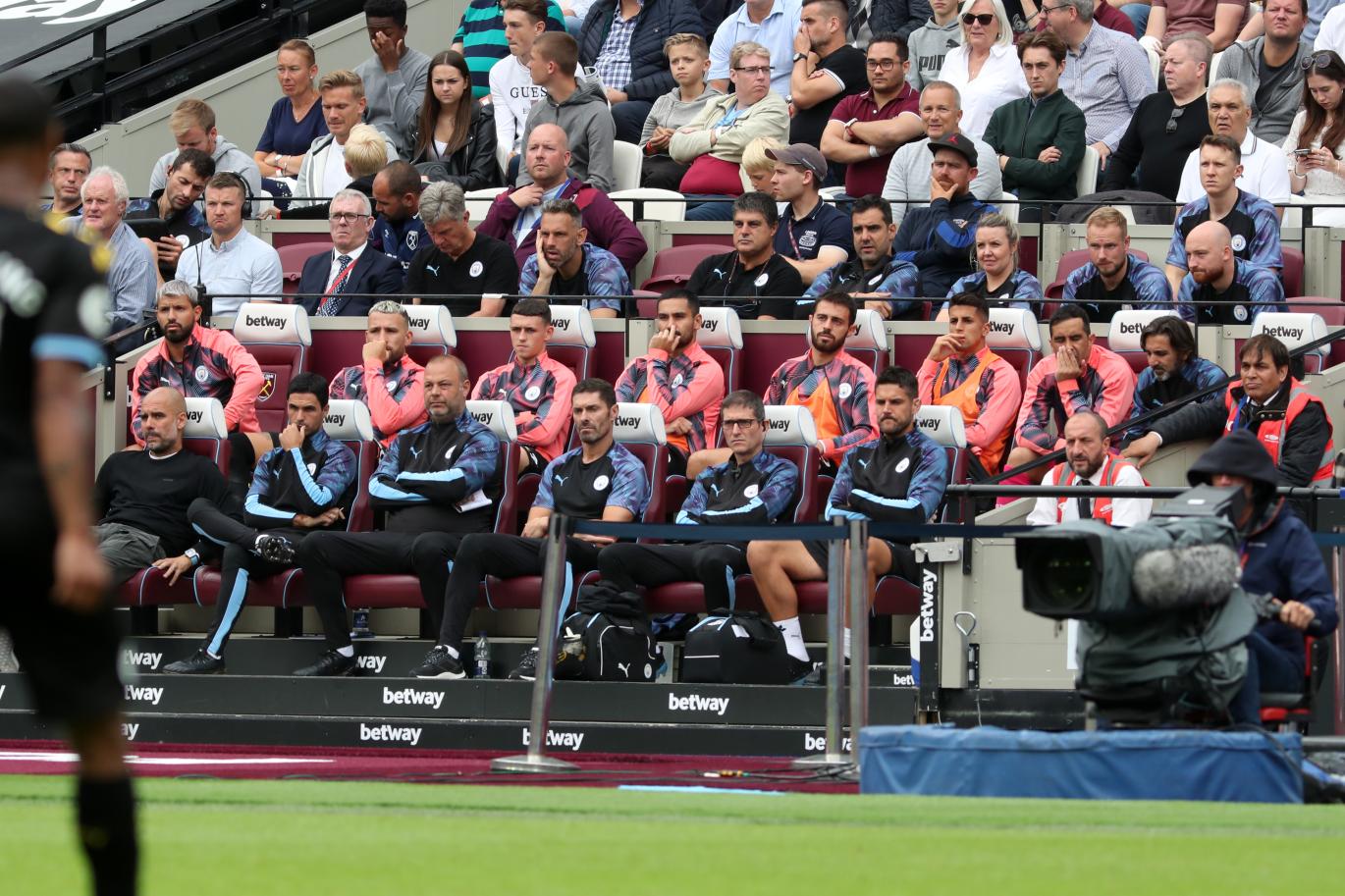 ပရီးမီးယားလိဂ္ မန္ေနဂ်ာေတြရဲ႕အိပ္မက္ျဖစ္မယ့္ အရန္ခံုတန္းကို ခ ...